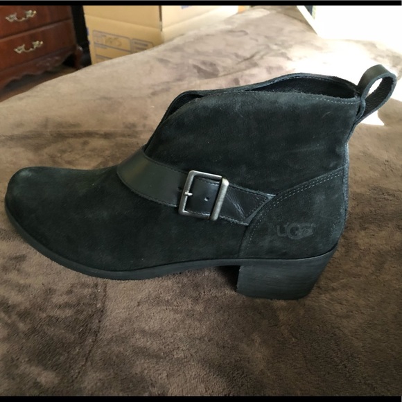 UGG | Shoes | Ugh Black Wright Booties | Poshmark